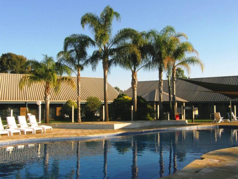 About Us - MURRAY VALLEY RESORT